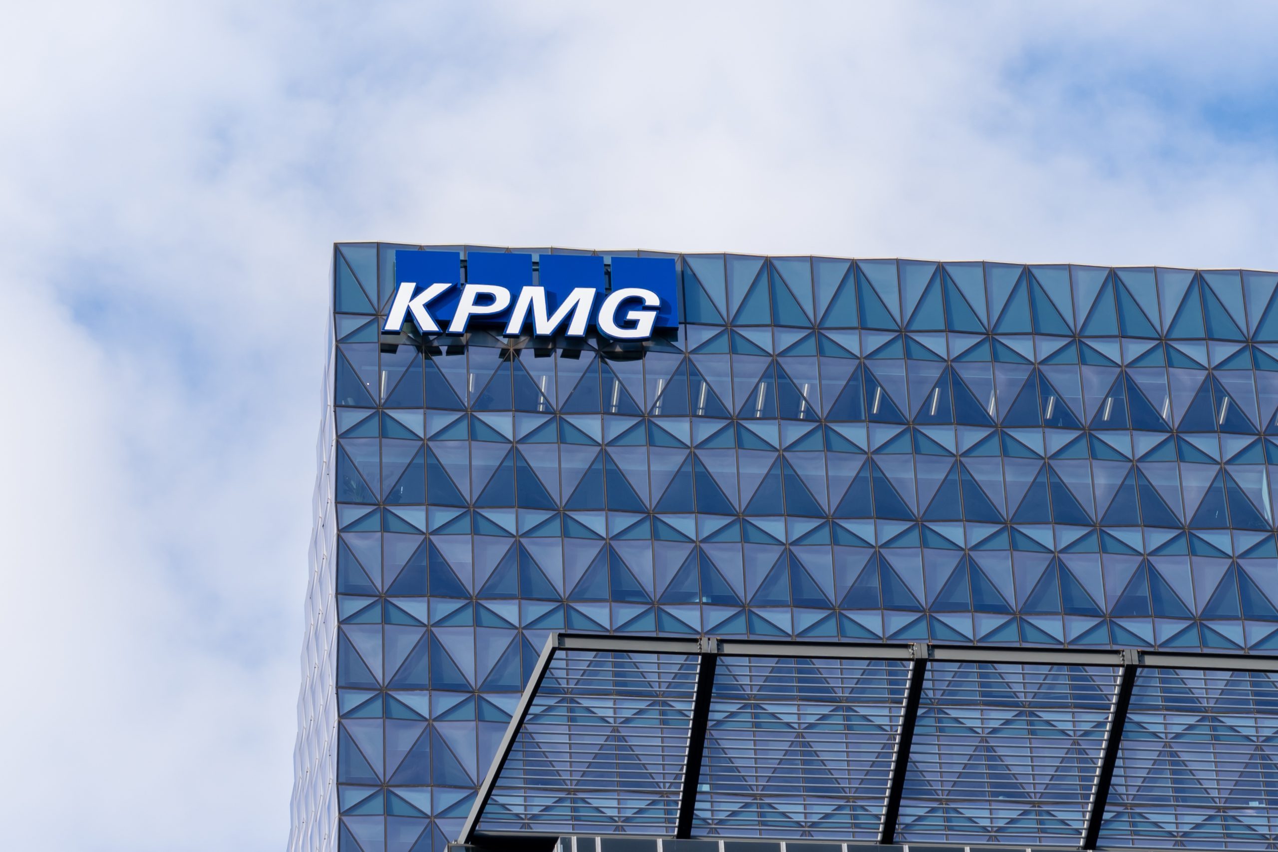 KPMG Australia CEO resigns over mishandling of whistleblower ...